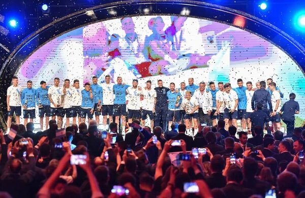 Conmebol condecora a los Campeones del Mundo en emotiva ceremonia ...