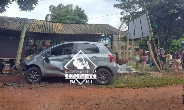 Motocicleta Choca Contra Automóvil