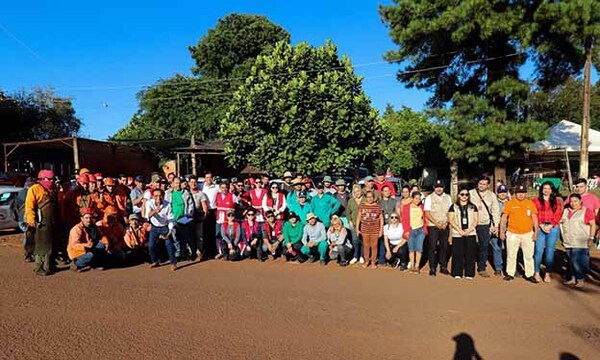 Con gran despliegue humano y de maquinarias realizan minga ambiental en ... Con gran despliegue humano y de maquinarias realizan minga ambiental en ...